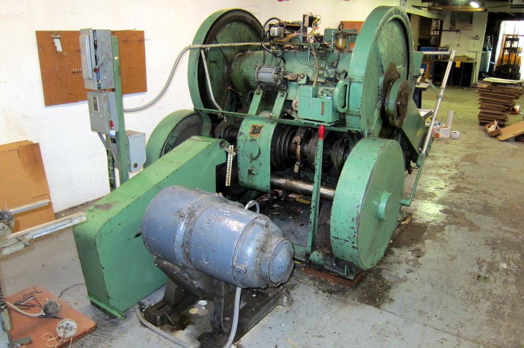 Lot #8: Thomson National 8-6 Clamshell Diecutter 38" X 54" - WireBids